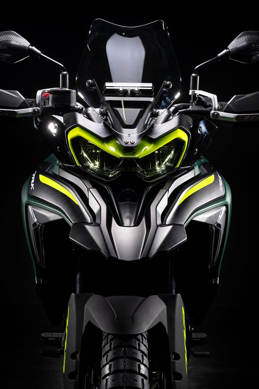 TRK 702 X